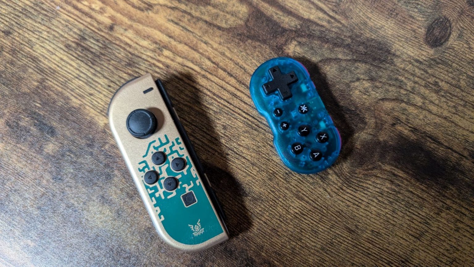 CRKD ATOM keychain controller review — Compact, cool, and collectible