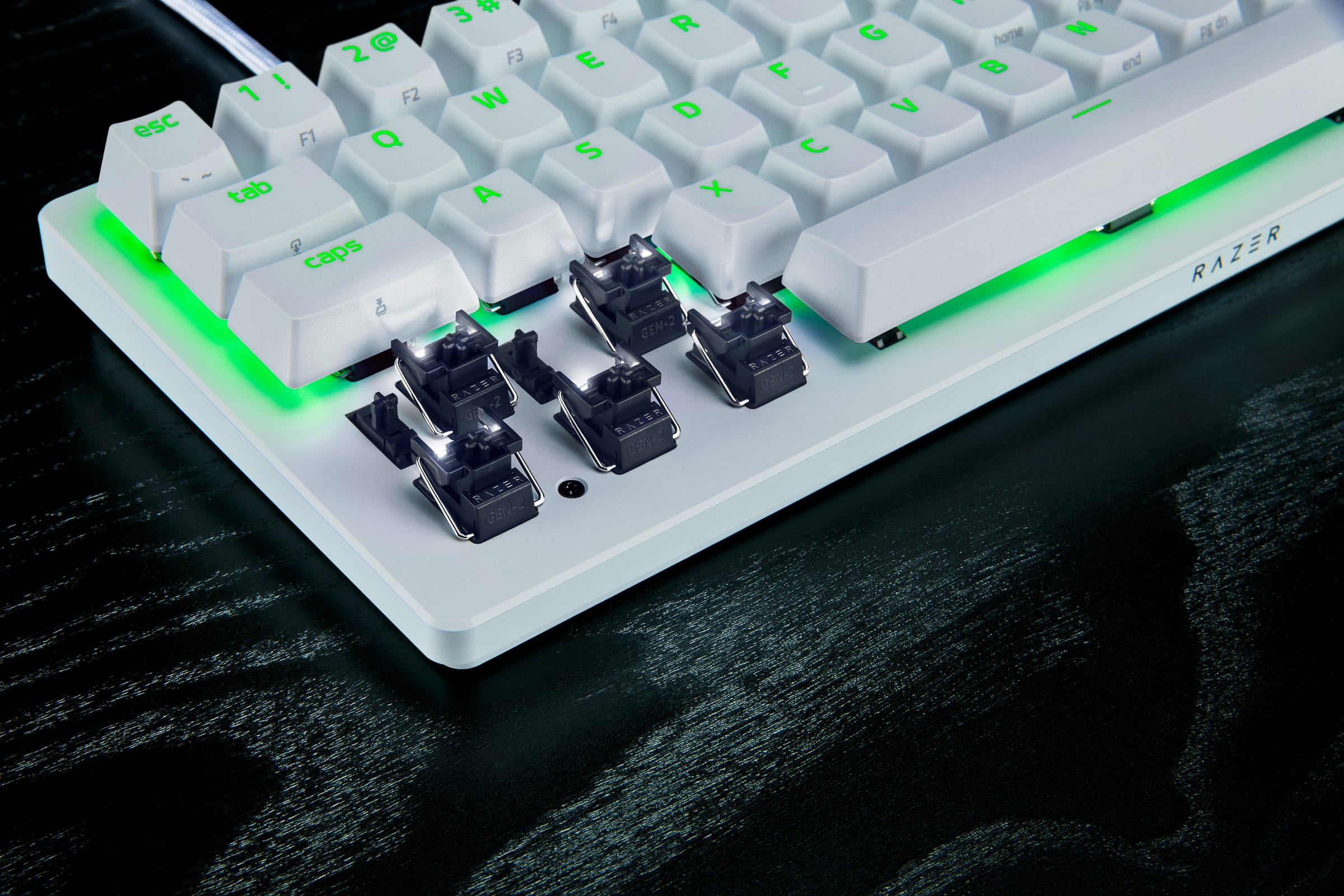 Razer unveils the Huntsman V3 Pro Mini in white